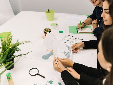 ¿Qué es el Macroentorno? Concepto y Significado | Cesur