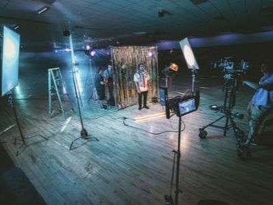 ¿Qué debo estudiar para ser actor de doblaje? - Cesur FP